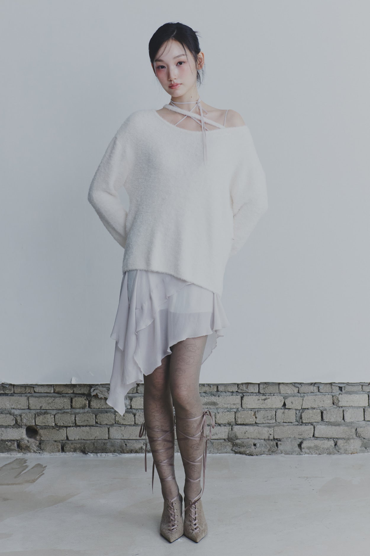 PAIN OR PLEASURE RUBY HOOK OVER KNIT IVORY – SeoulSeoul