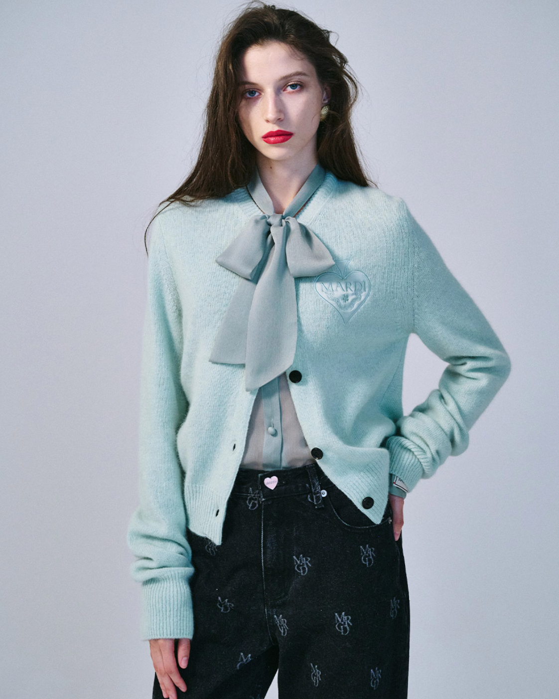 MARDI RACCOON BLENDED CARDIGAN ROUND NECK SPADE_BABYBLUE MARDI RACCOON BLENDED CARDIGAN ROUND NECK SPADE_BABYBLUE
